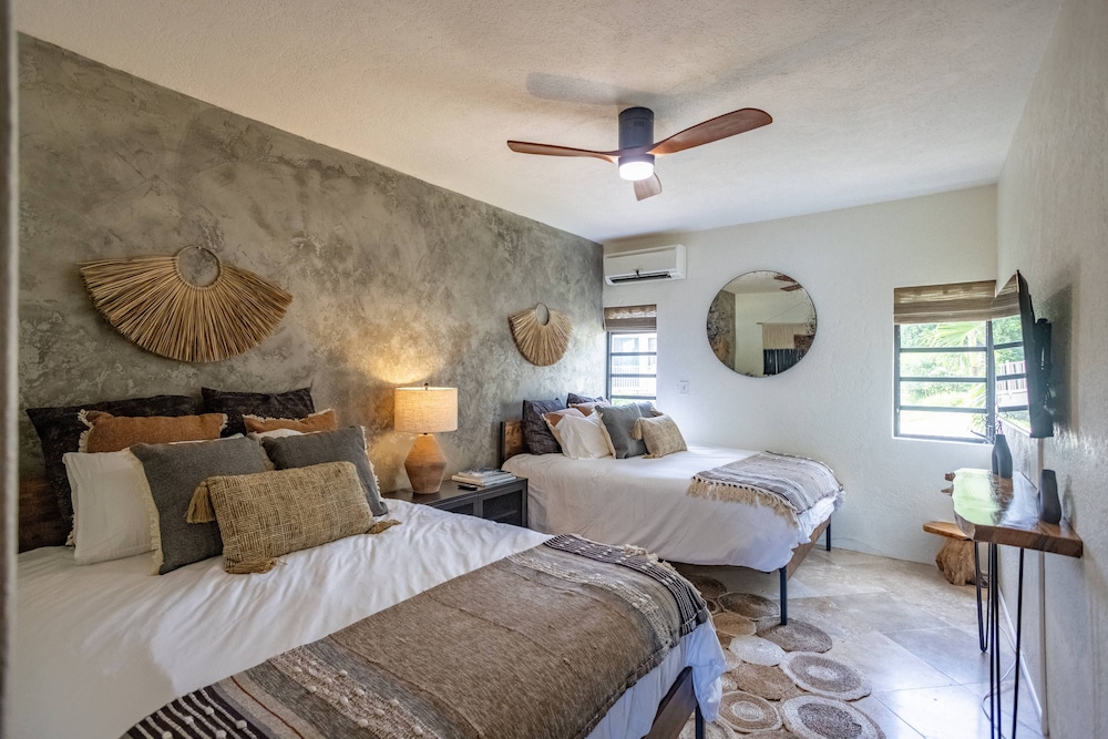 Luxury 2-bedroom villa - Award Winning - Best Views on the Island - 3 ...