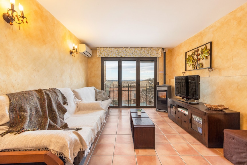 Casa Rural 'Cal Emilia' Con Terraza Privada, Wi-fi Y Aire Acondicionado - Cervera