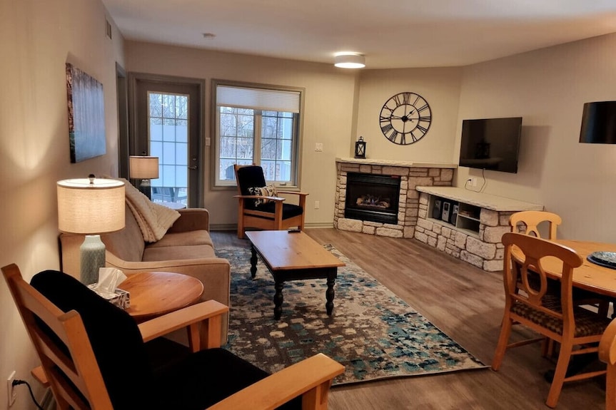 Romantic Country Getaway - Horseshoe Valley