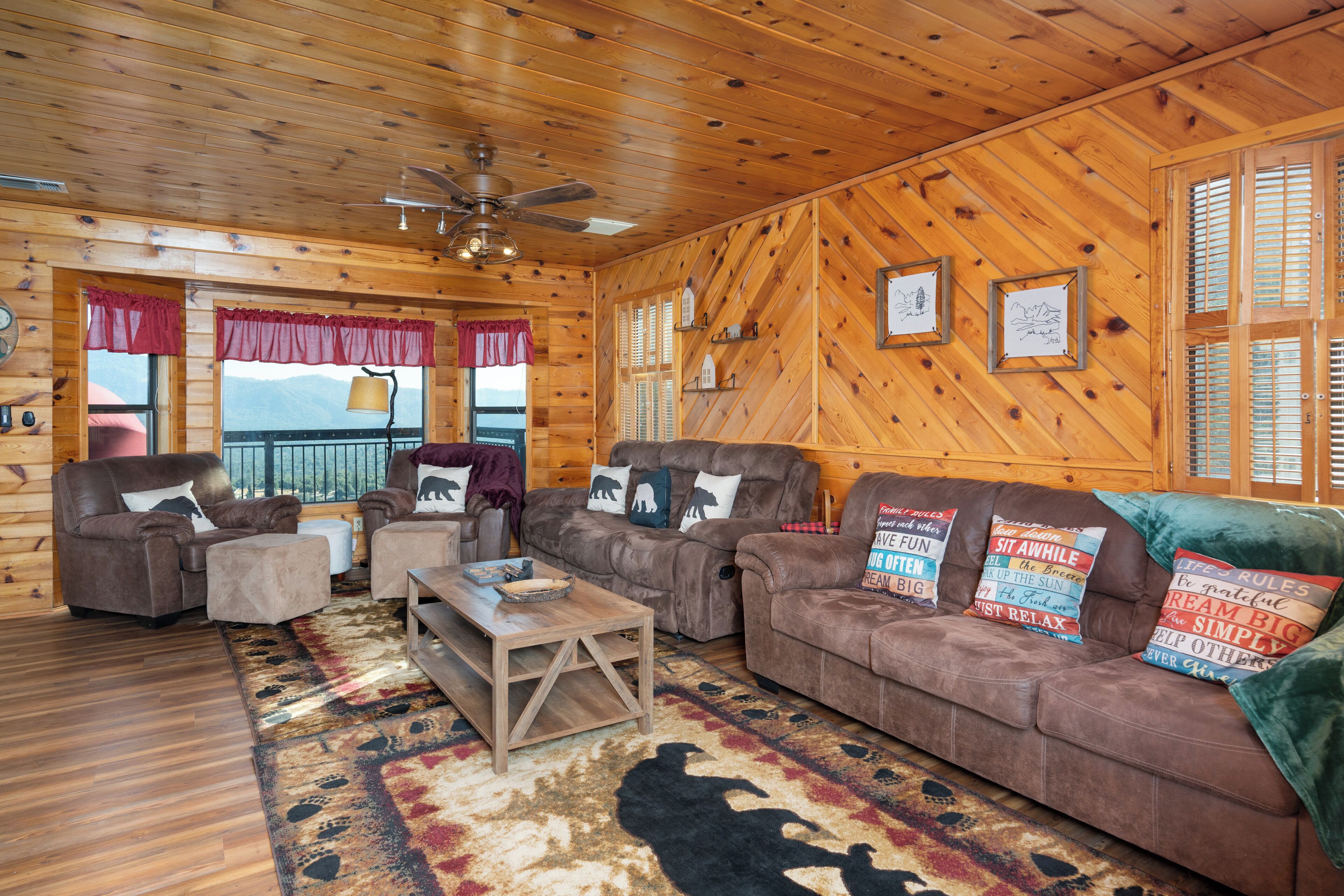 A Cabin Look House With Dome Room/spa/pool/view/play Set/game Room/familyfun - Oakhurst, CA