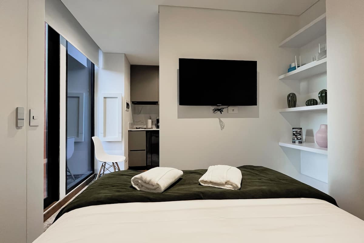 Estúdio | 1 quarto, cofres nos quartos, escrivaninha