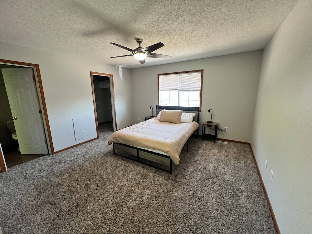 North Liberty Townhouse - North Liberty | Vrbo