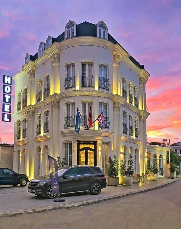 Ambasada Qta - Tirana