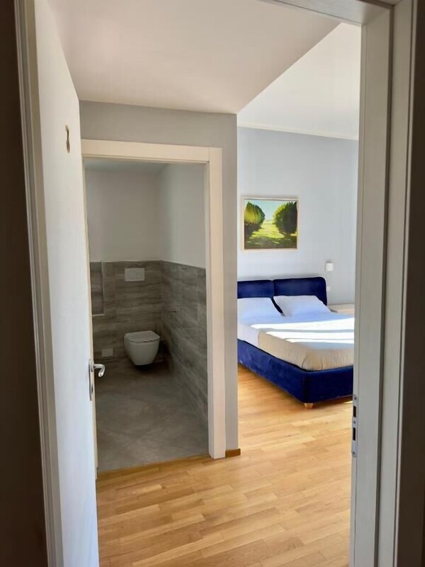 Sweet Home Desiree - Florencia