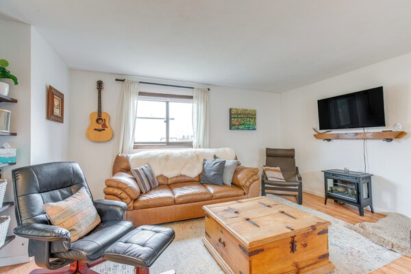 Hike, Ski & More: Walkable Downtown Granby Home - Colorado