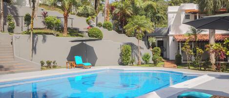 3 piscinas exteriores