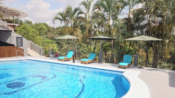 3 piscinas exteriores