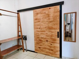 Standard Handicap | Roupa hipoalergénica, cortinas/cortinados opacos, quartos insonorizados 