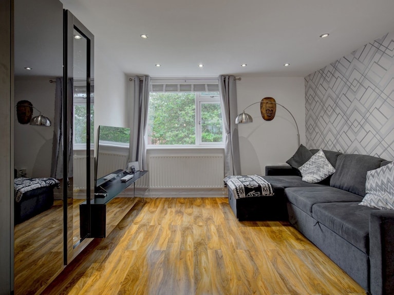 Stunning Manchester Apartment With Parking | Pass The Keys - 샐퍼드