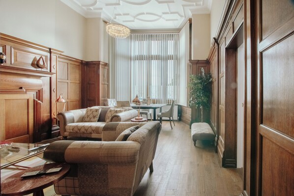 Apartamento | Sala de estar | Televisor