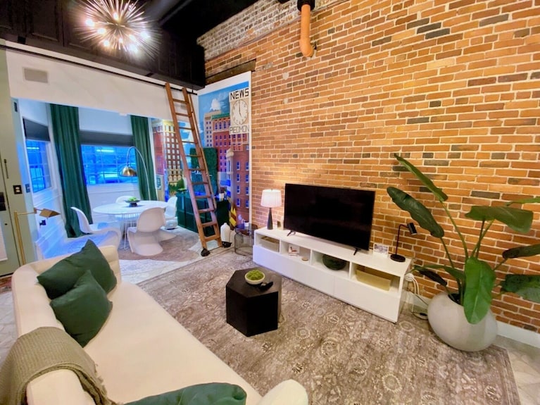 Downtown Condo Steps To Main Street - Greer, SC