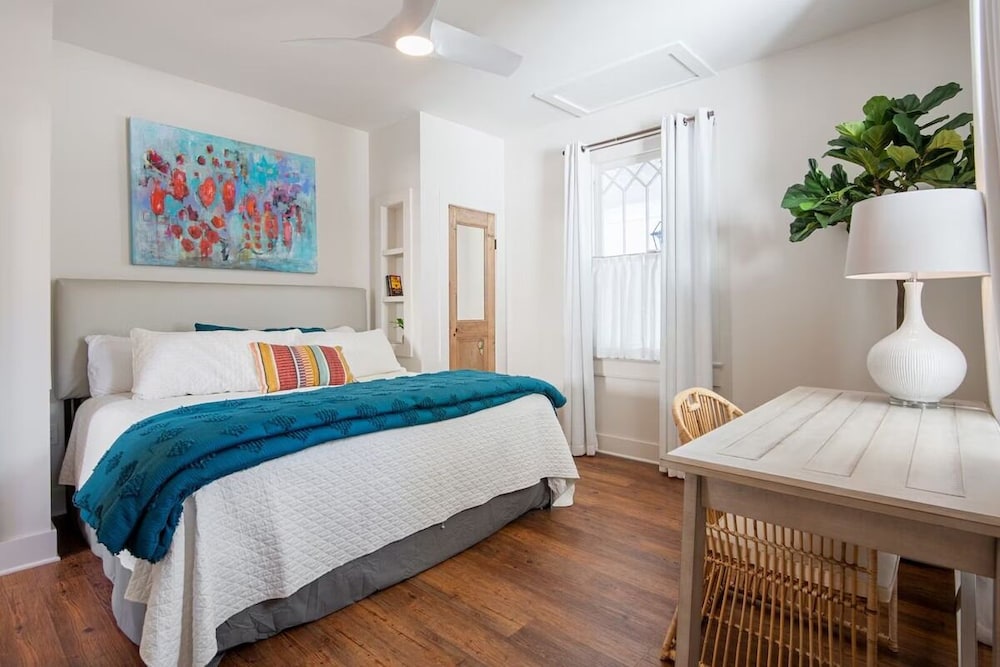 Historic Cottage in Olde Town BSL - One Block from Beach & Dining - Bay ...