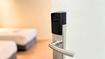 Secretária, ferro/tábua de engomar, Wi-fi grátis