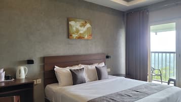Quarto Deluxe, varanda, vista para o vale | 1 quarto, secretária, Wi-fi grátis