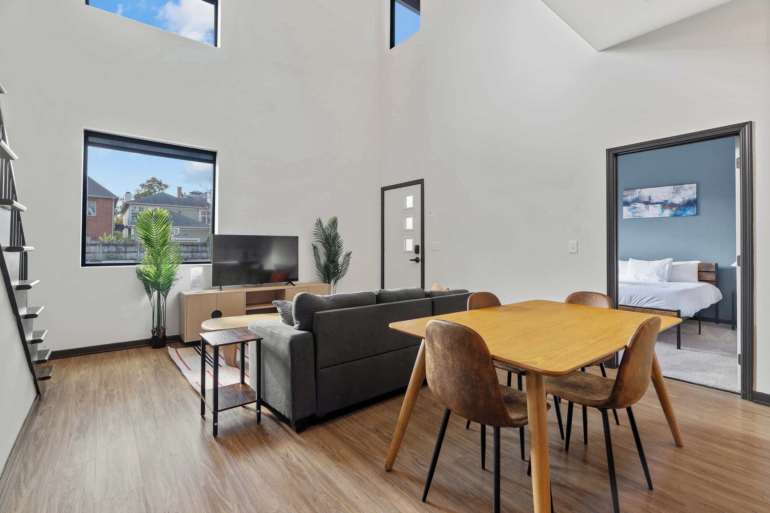 Cozysuites Mass With Parking, Lounge & Roof Deck #23 - Indianapolis, IN