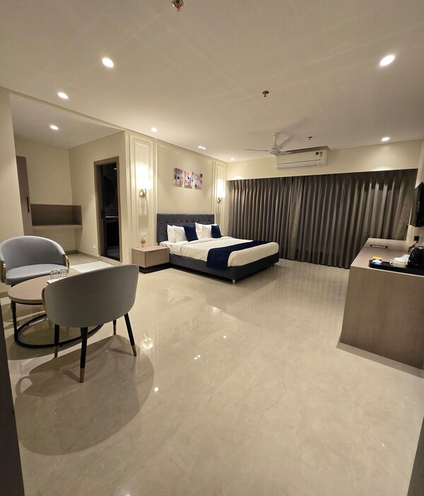 Western Hotel - Chandrapur