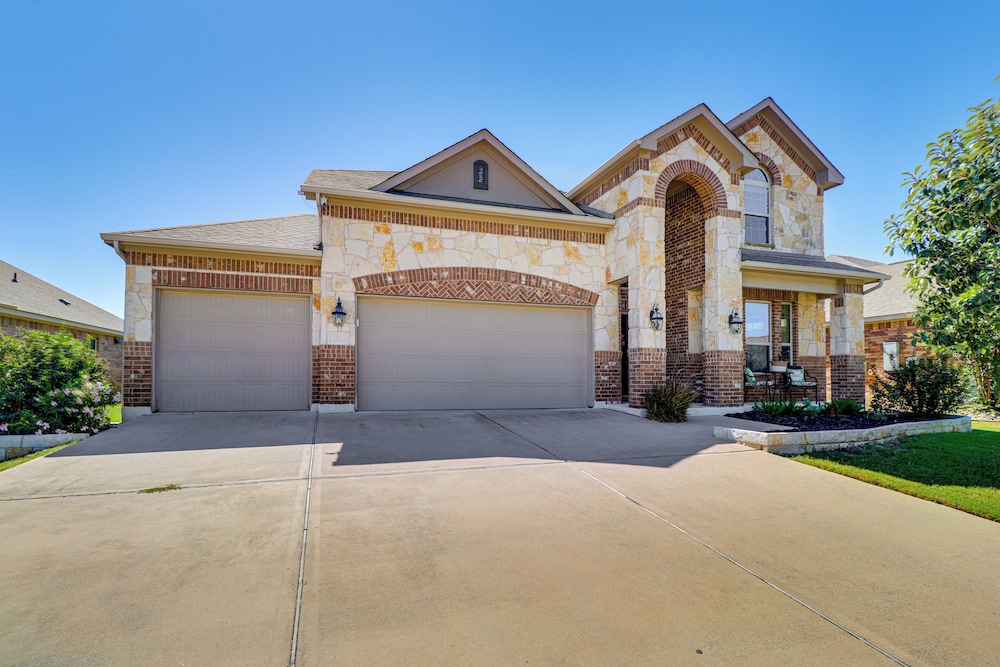 Pet-friendly Leander Home W/ Fully Fenced Yard! - Cedar Park, TX