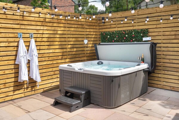 Beautiful 2-bed Cottage Near Carlisle With Hot Tub - Dumfries and Galloway