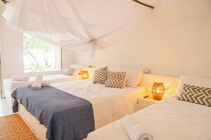 Frigobar, cofres nos quartos, quartos à prova de som, Wi-Fi de cortesia