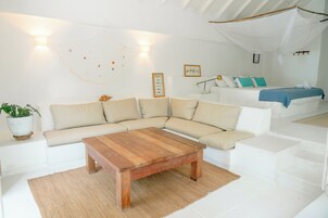 Suite-Estúdio Deluxe, 1 cama king-size, vista para o oceano | Minibar, cofre no quarto, quartos insonorizados, Wi-fi grátis 