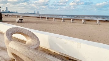 Apartamento família, várias camas, sacada, vista para o mar | Fachada