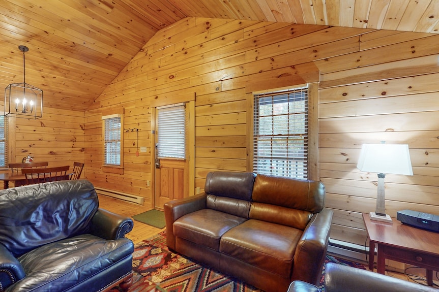 Charming Two-bedroom Dog-friendly Cabin W/firepit, Near Outside Activities - Warren Island State Park, Islesboro