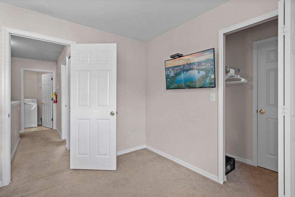 Regal Oaks Resort - Lake Buena Vista, FL