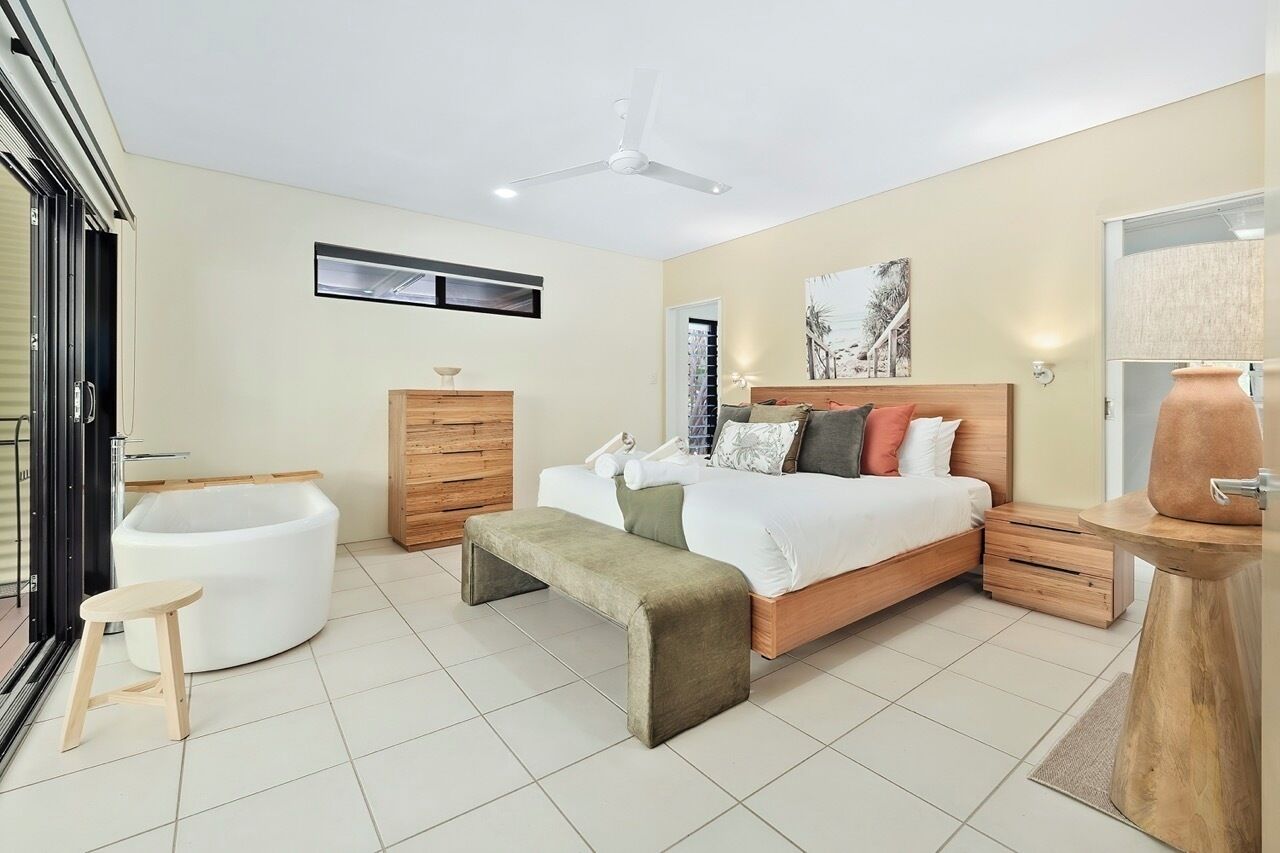 3 Bedroom Home In Clifton Beach - Trinity Beach