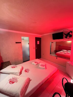 Quarto Twin | Wi-fi grátis, roupa de cama fornecida