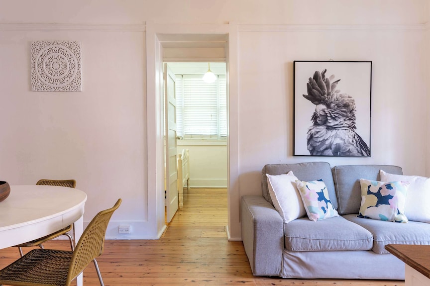 Art Deco 2 Bed Apt Close To Beach & Cbd - Randwick