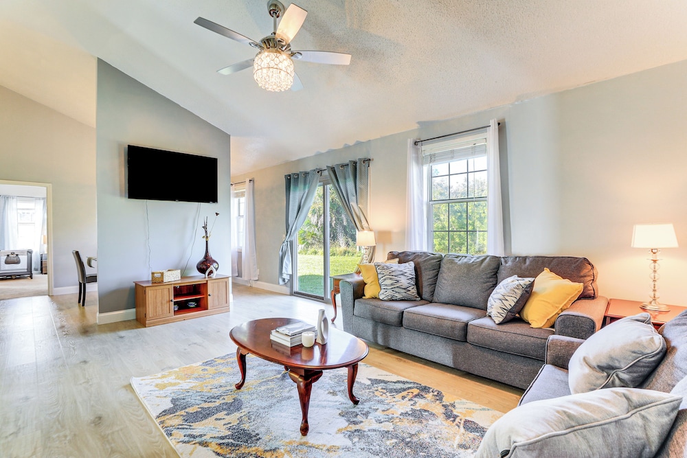 Port Charlotte Home Near Beaches & Dining - Port Charlotte, FL