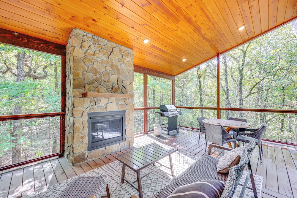 Cozy Secluded Cabin In The Heart Of Hochatown - Broken Bow, OK