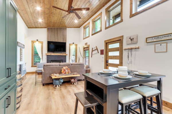 Ellijay Resort Home W/ Hot Tub & Fire Pit! - Ellijay, GA