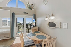 Apartamento Signature em Condomínio Fechado, 1 quarto, varanda | Refeições no quarto