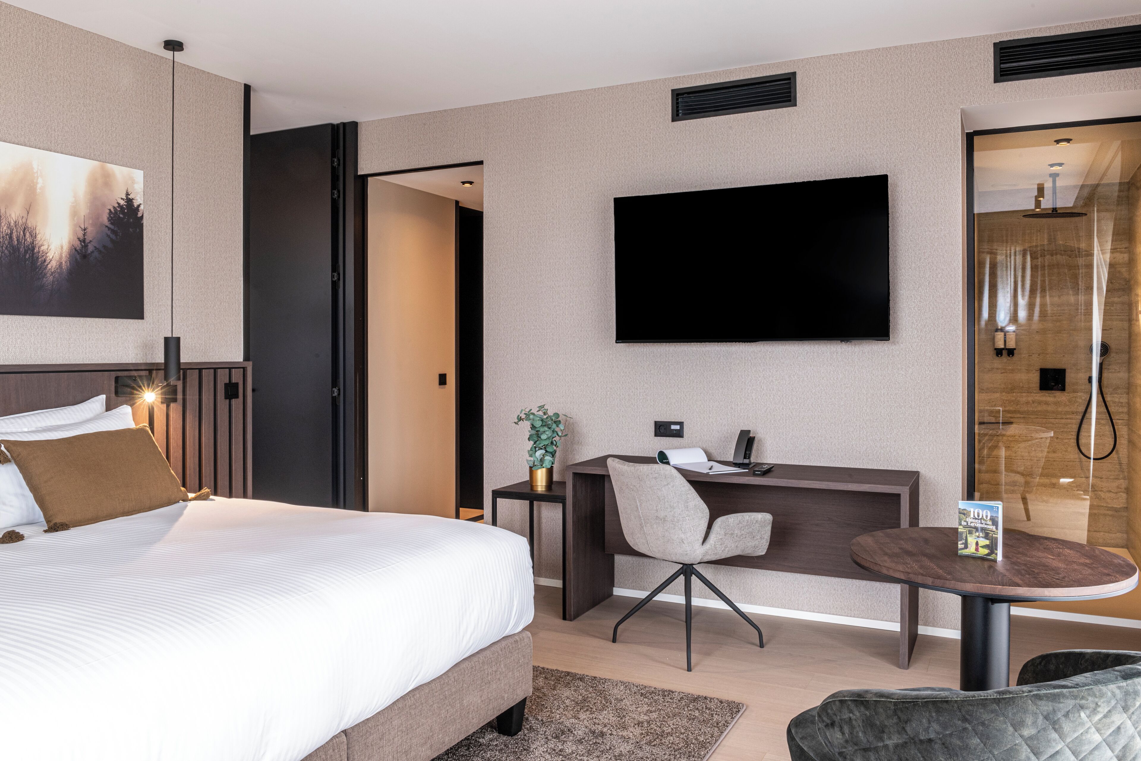 Suite Júnior | Roupa de alta qualidade, camas de colchão pillowtop, cofre no quarto 