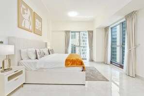 Apartamento premier | 2 quartos, cofres nos quartos, individualmente decorados