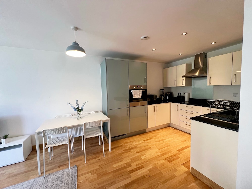 2br&2ba-balcony-freeparking-fastwifi-kingbed - Dartford