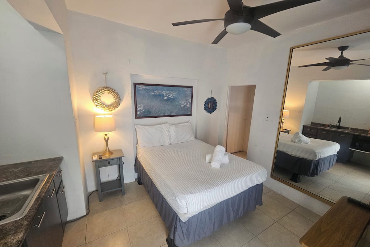 Quarto Básico | Wi-fi grátis, roupa de cama fornecida