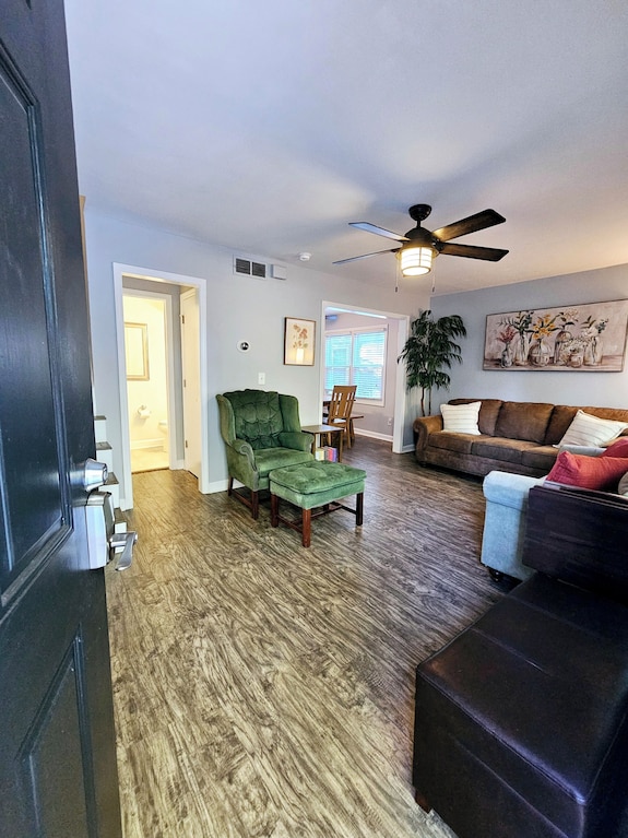 Madrona's Park Circle Place- Affordable Comfort, Central Location - Charles Towne Landing State Historic Site