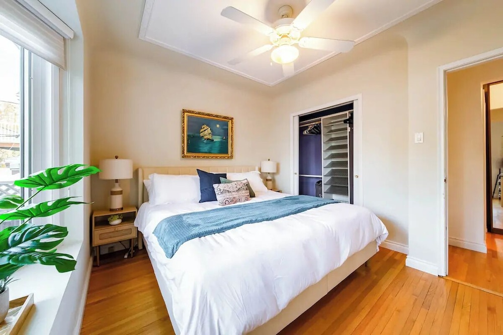 Hidden Gem Home-HotTub-Firetable-King Bed-BBQ/Deck - Edmonton | Vrbo