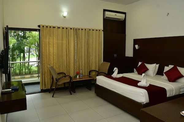 Nijaguna Hotels And Resorts - Chamarajanagar