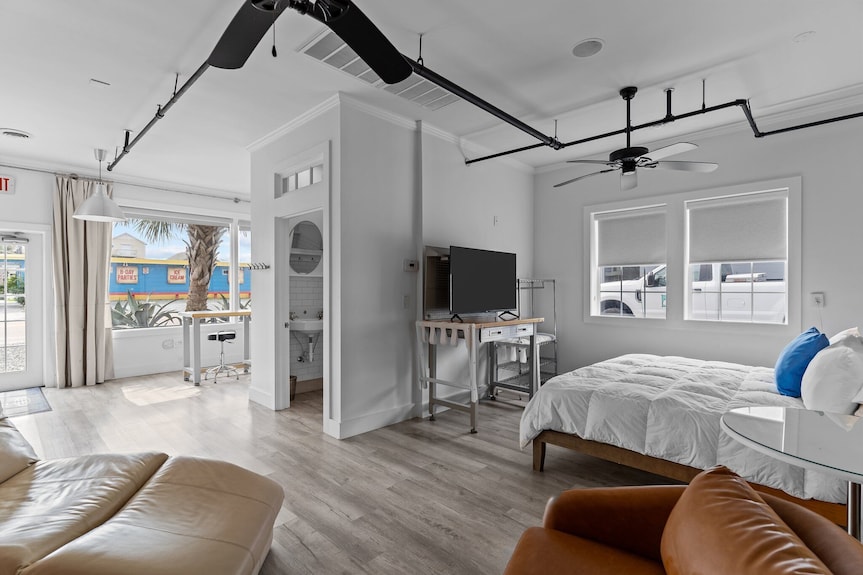 Guest House Topsail - King Suite In Hotel On Topsail Beach, North Carolina - Hampstead, NC