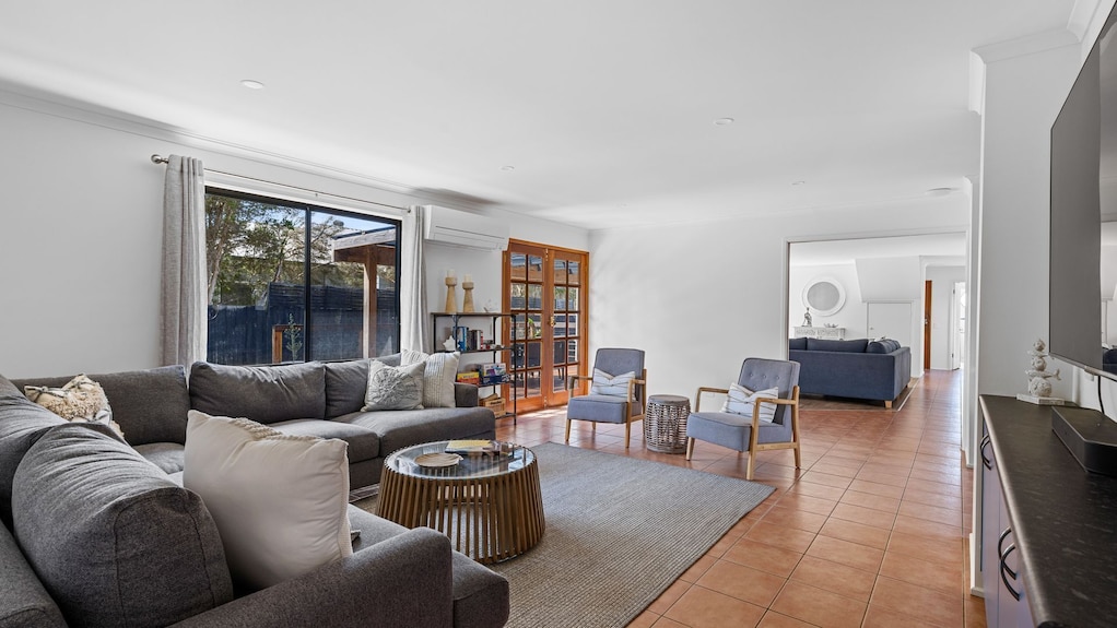 Tempting Tamara Inverloch - Inverloch