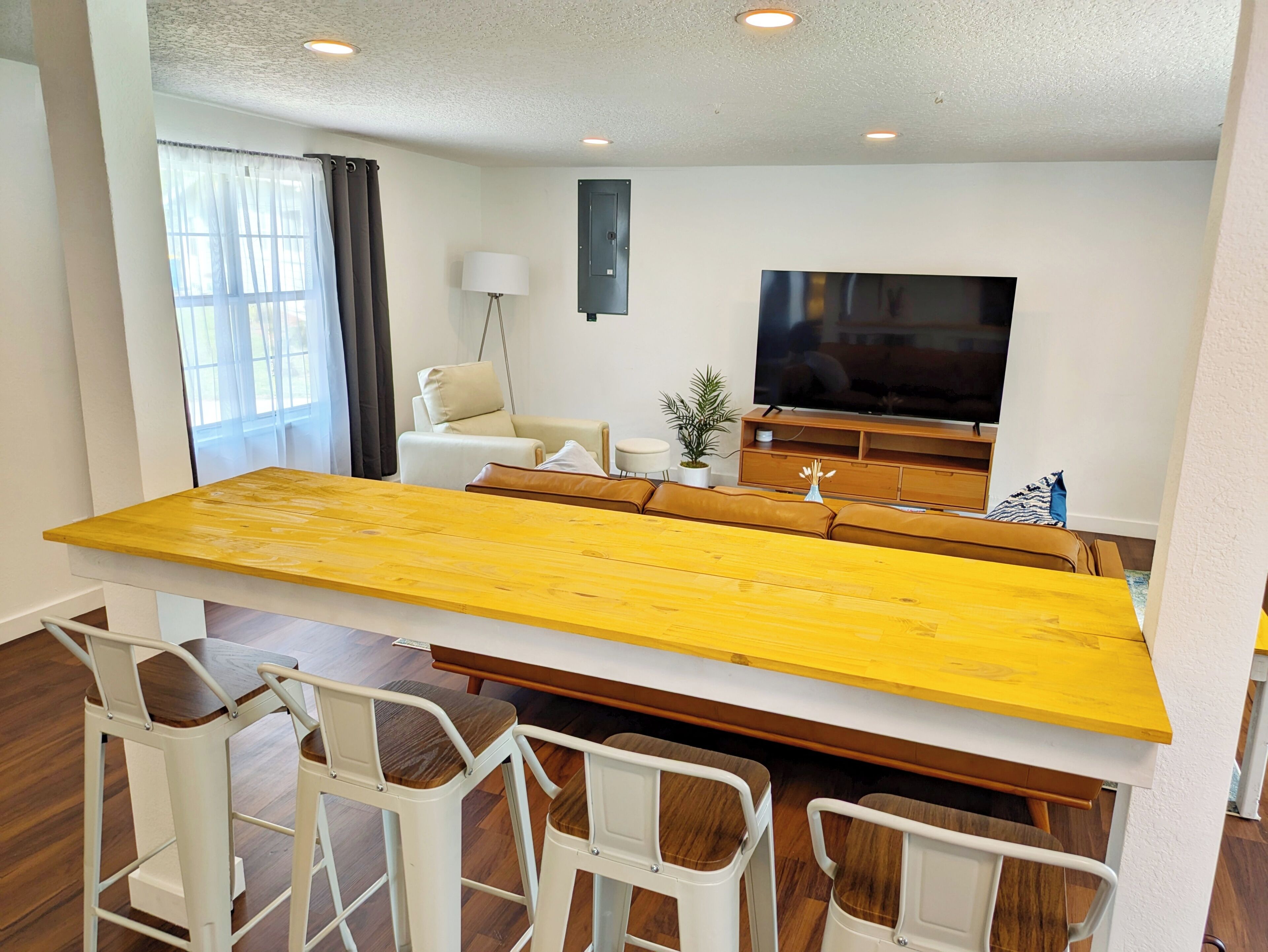 2 Homes For 1 - Arcade, Firepit, Patio - Main House & Lrg Guest House Included! - Jacksonville, FL