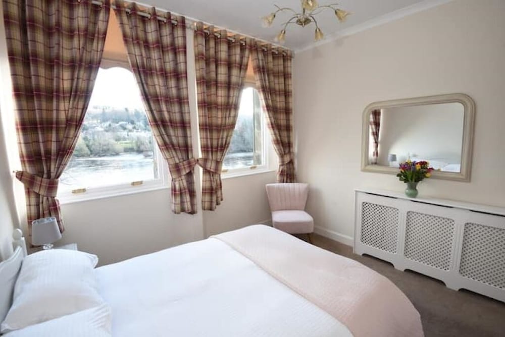 Riverside Apartment offering stunning views over River Tay - Perth | Vrbo