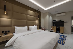 Suite-Estúdio Júnior, 1 cama queen-size | Roupa de alta qualidade, minibar, cofre no quarto