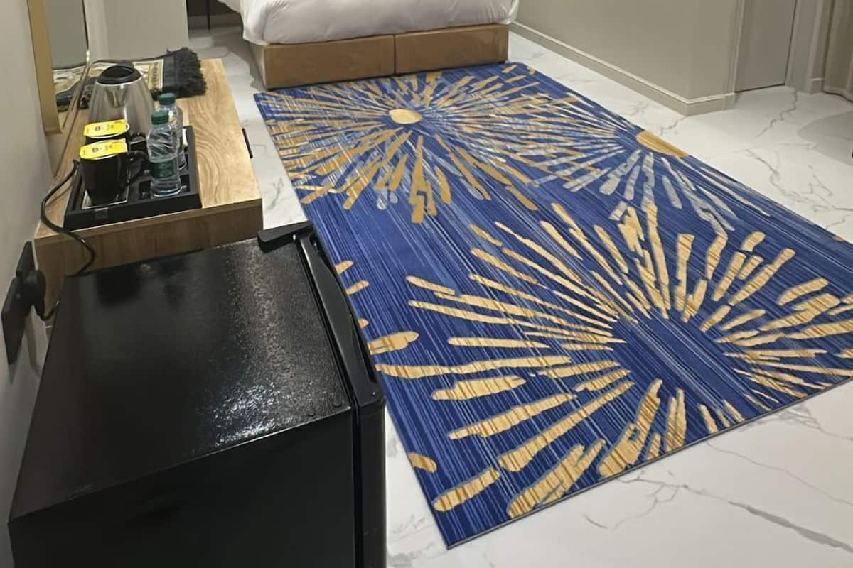 Quarto Duplo Básico | Roupa de alta qualidade, minibar, cofre no quarto