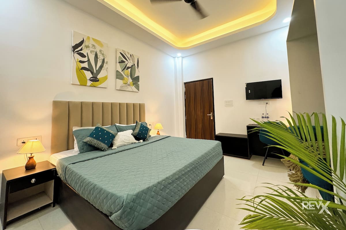 Quarto casal superior | Wi-Fi de cortesia, roupa de cama