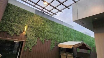 Vila conforto, vista para a cidade | Terraço/pátio
