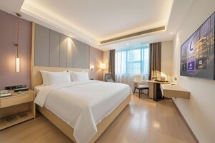 Quarto empresarial | Roupas de cama premium, edredons de pluma, camas com colchões pillow-top